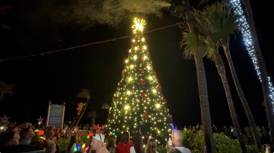 Captiva Resort Hosts Annual Tree Lighting Ceremony - Dr. Bulb